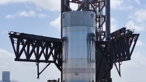 SpaceX testing Mechazilla's 'chopstick' arms to catch returning rockets ...